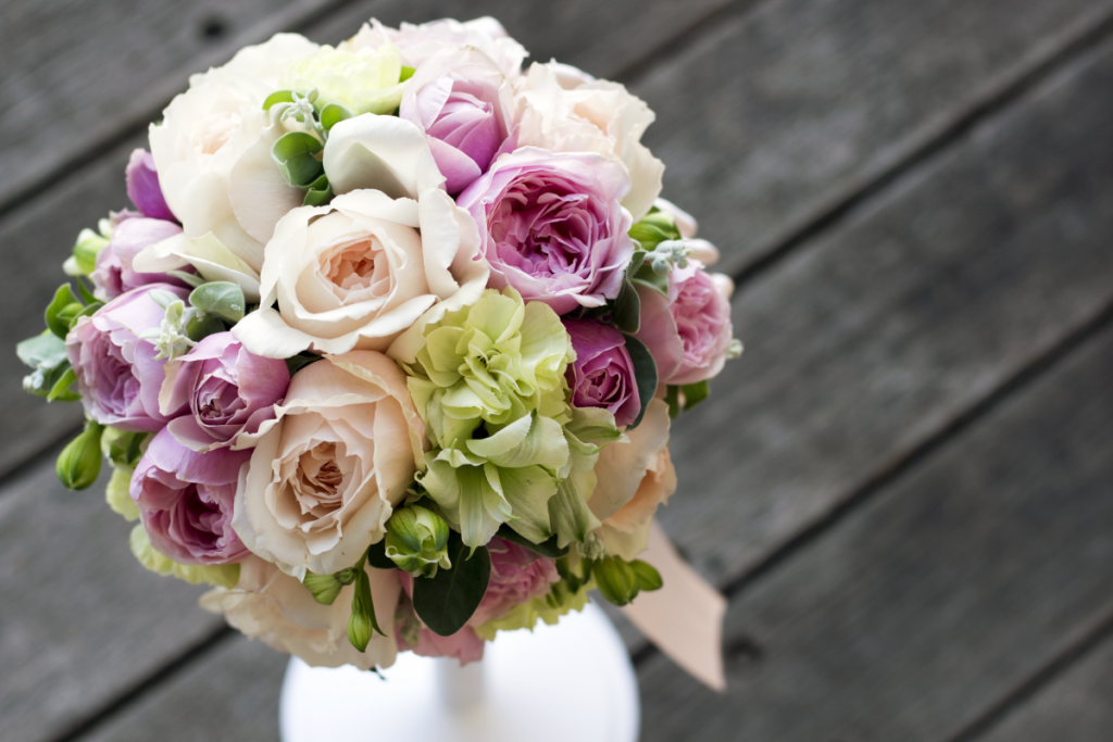 Rose Bouquet ウェディングブーケ オーダーメイドの花束・結婚式のウェディングブーケのことならflower Room